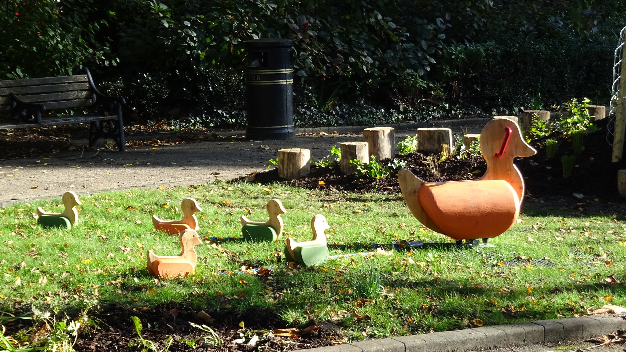 New Play Area – Taking Shape – The Clapton Pond Neighbourhood Action Group